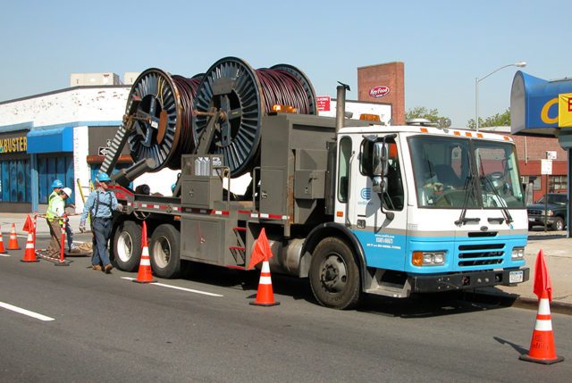 Hub Drive Cable Puller - Dejana Truck & Utility Equipment