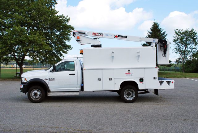 UTEM Skytel Bucket Truck - Dejana Truck & Utility Equipment