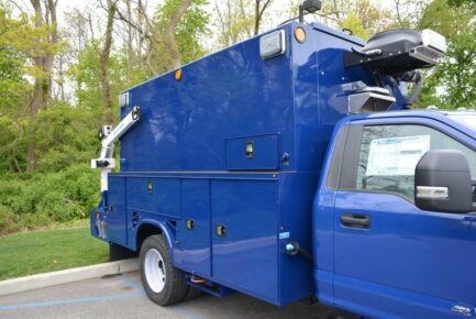 11' Knapheide Canopy Roof Utility Body w/ Crane - Dejana Truck ...